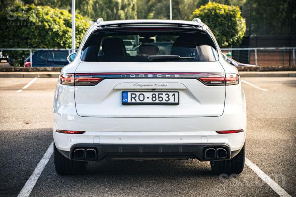 Balts Porsche Cayenne 2018 Rīga, ar dzinēja tilpumu 4.00 L un nobraukumu 160 tūkst. km par 53900 €, foto 6 vietnē AUTOMOTO.COM.LV