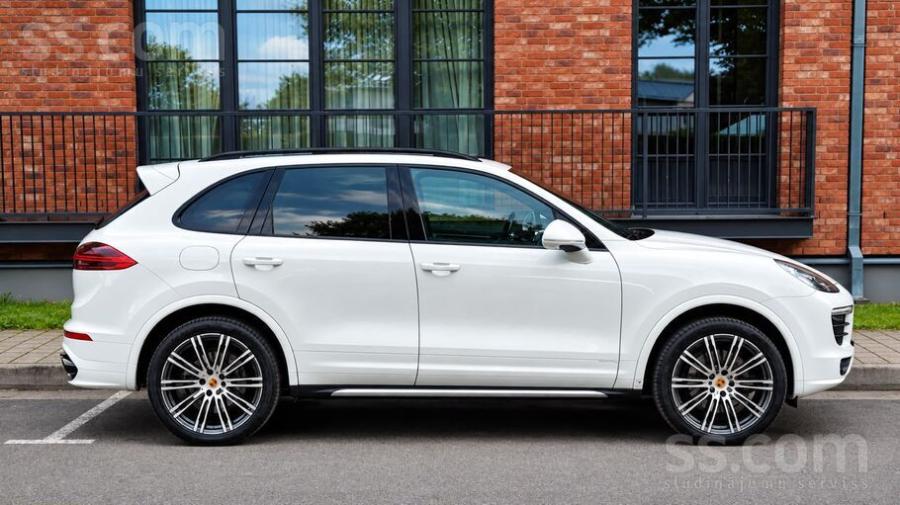 Balts Porsche Cayenne 2018 Rīga, ar dzinēja tilpumu 3.00 L un nobraukumu 162 tūkst. km par 36000 €, foto 4 vietnē AUTOMOTO.COM.LV