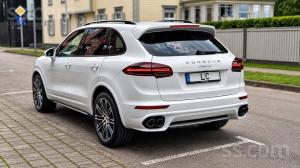 Balts Porsche Cayenne 2018 Rīga, ar dzinēja tilpumu 3.00 L un nobraukumu 162 tūkst. km par 36000 €, foto 5 vietnē AUTOMOTO.COM.LV