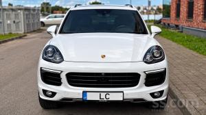 Balts Porsche Cayenne 2018 Rīga, ar dzinēja tilpumu 3.00 L un nobraukumu 162 tūkst. km par 36000 €, foto 11 vietnē AUTOMOTO.COM.LV