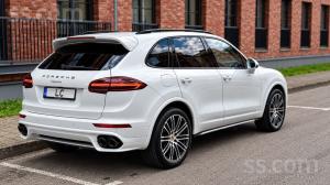 Balts Porsche Cayenne 2018 Rīga, ar dzinēja tilpumu 3.00 L un nobraukumu 162 tūkst. km par 36000 €, foto 14 vietnē AUTOMOTO.COM.LV