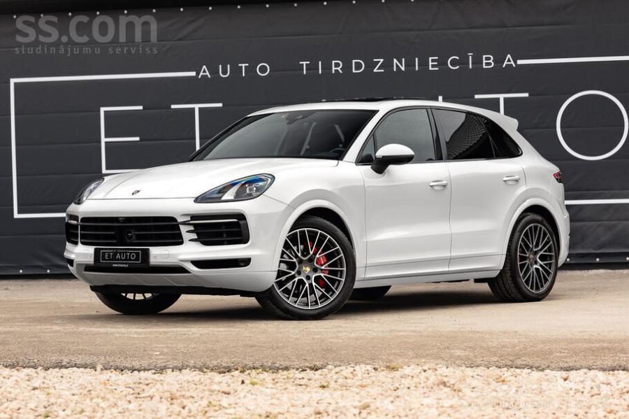 White Porsche Cayenne 2018 in Jelgava, with an engine capacity of 3.00 L and mileage of 162 thousand km for 39000 €, photo 1 on AUTOMOTO.COM.LV