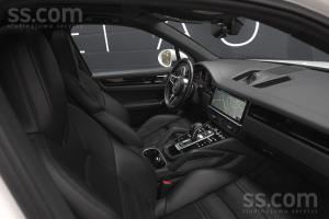 White Porsche Cayenne 2018 in Jelgava, with an engine capacity of 3.00 L and mileage of 162 thousand km for 39000 €, photo 14 on AUTOMOTO.COM.LV