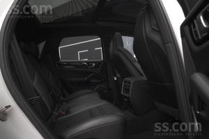 White Porsche Cayenne 2018 in Jelgava, with an engine capacity of 3.00 L and mileage of 162 thousand km for 39000 €, photo 19 on AUTOMOTO.COM.LV