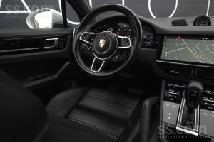 White Porsche Cayenne 2018 in Jelgava, with an engine capacity of 3.00 L and mileage of 162 thousand km for 39000 €, photo 22 on AUTOMOTO.COM.LV