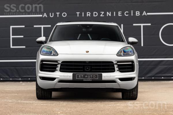 Balts Porsche Cayenne 2018 Jelgava, ar dzinēja tilpumu 3.00 L un nobraukumu 162 tūkst. km par 39000 €, foto 3 vietnē AUTOMOTO.COM.LV
