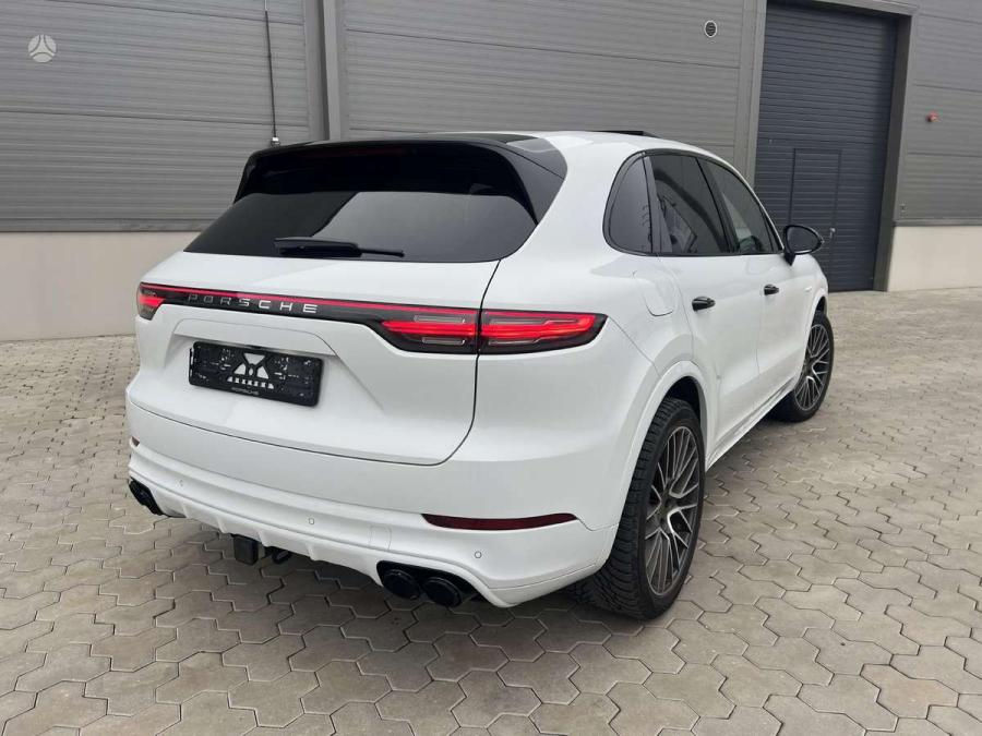 Balts Porsche Cayenne 2019 Kauņa, ar dzinēja tilpumu 3.00 L un nobraukumu 56 tūkst. km par 55900 €, foto 4 vietnē AUTOMOTO.COM.LV