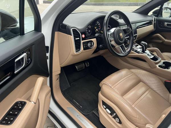 Balts Porsche Cayenne 2019 Kauņa, ar dzinēja tilpumu 3.00 L un nobraukumu 56 tūkst. km par 55900 €, foto 10 vietnē AUTOMOTO.COM.LV