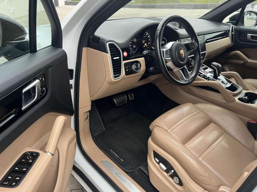 Balts Porsche Cayenne 2019 Kauņa, ar dzinēja tilpumu 3.00 L un nobraukumu 56 tūkst. km par 55900 €, foto 10 vietnē AUTOMOTO.COM.LV