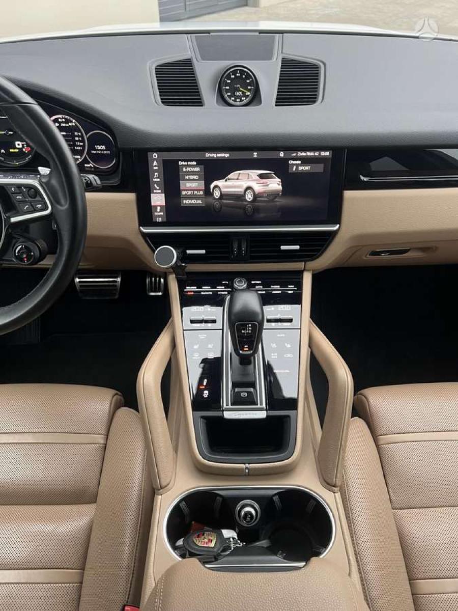 Balts Porsche Cayenne 2019 Kauņa, ar dzinēja tilpumu 3.00 L un nobraukumu 56 tūkst. km par 55900 €, foto 12 vietnē AUTOMOTO.COM.LV
