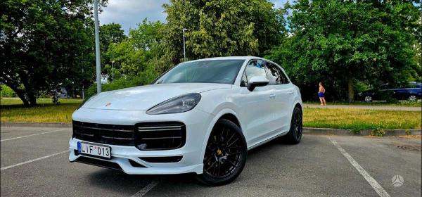 White Porsche Cayenne 2019 in Kaunas, with an engine capacity of 3.00 L and mileage of 200 thousand km for 30500 €, photo 1 on AUTOMOTO.COM.LV