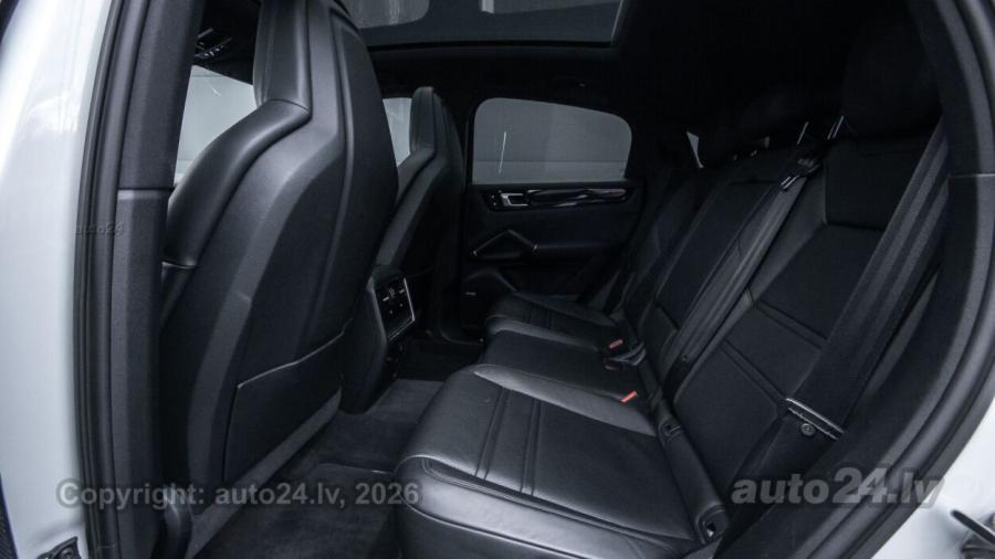 Balts Porsche Cayenne 2019 Tallina, ar dzinēja tilpumu 3.00 L un nobraukumu 98 tūkst. km par 59900 €, foto 16 vietnē AUTOMOTO.COM.LV