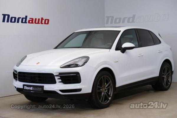 White Porsche Cayenne 2019 in Tallinn, with an engine capacity of 3.00 L and mileage of 113 thousand km for 46900 €, photo 1 on AUTOMOTO.COM.LV