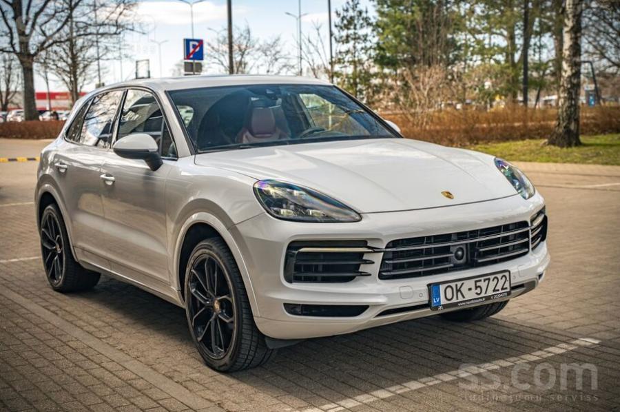 White Porsche Cayenne 2019 in Riga, with an engine capacity of 3.00 L and mileage of 0 thousand km for 35990 €, photo 4 on AUTOMOTO.COM.LV