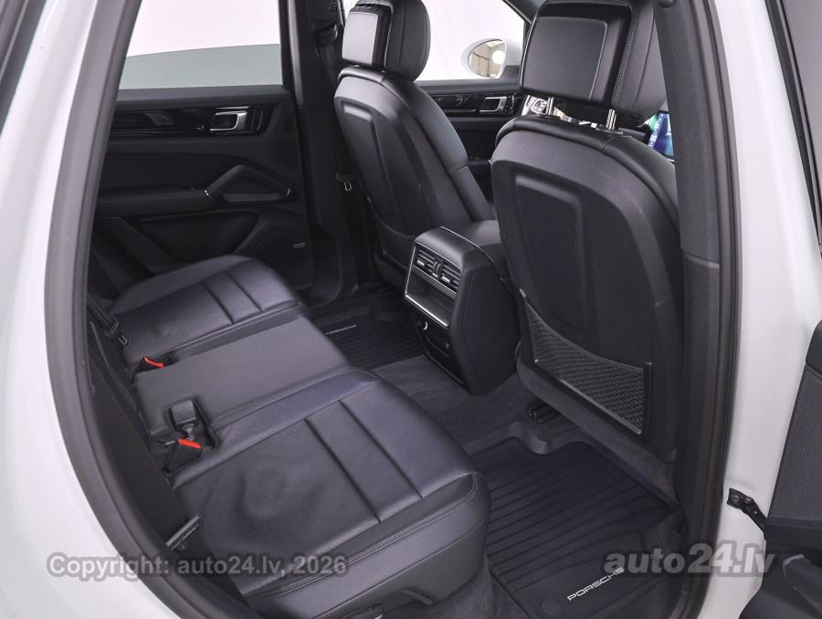 Белый Порше Каен 2019 в Таллин, объемом двигателя 3.00 л и пробегом 167 тыс. км за 47900 €, фото 13 на AUTOMOTO.COM.LV