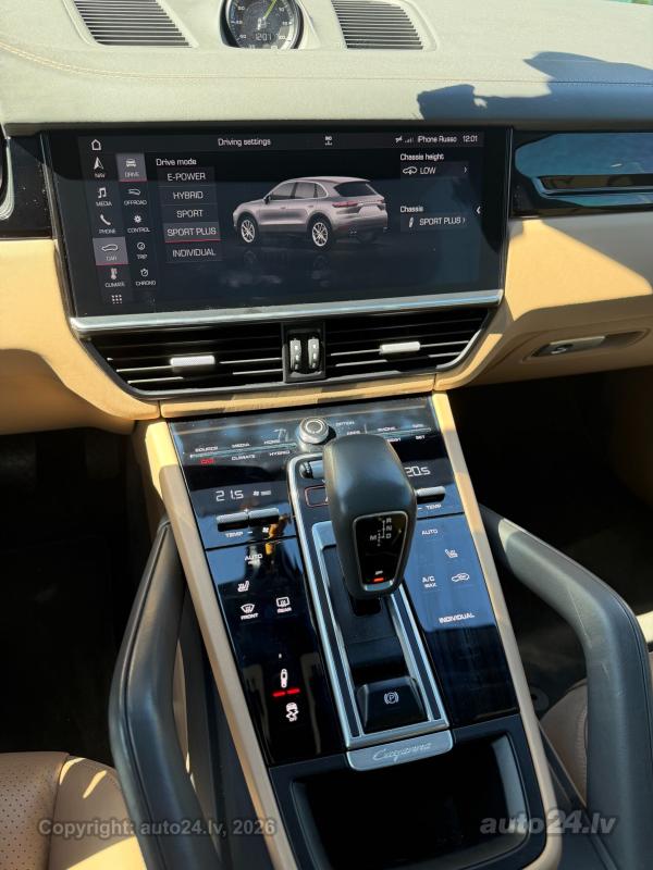 Balts Porsche Cayenne 2019 Tallina, ar dzinēja tilpumu 3.00 L un nobraukumu 119 tūkst. km par 54500 €, foto 10 vietnē AUTOMOTO.COM.LV