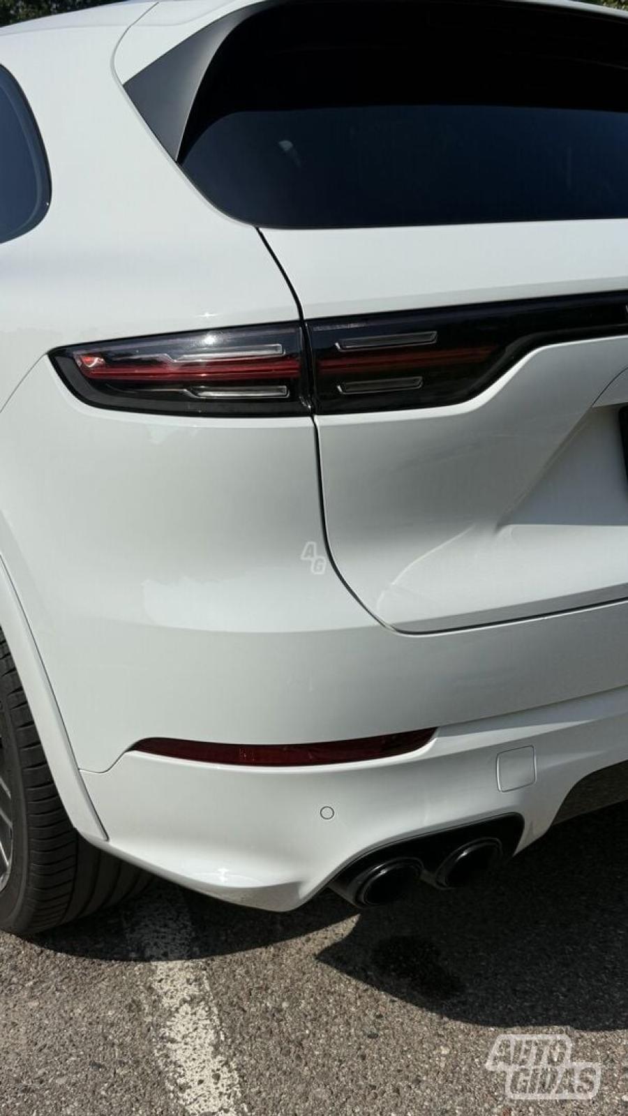 White Porsche Cayenne 2019 in Vilnius, with an engine capacity of 3.00 L and mileage of 53 thousand km for 44000 €, photo 11 on AUTOMOTO.COM.LV