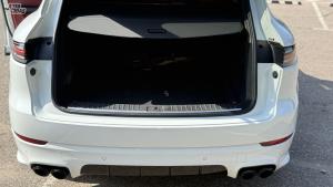 White Porsche Cayenne 2019 in Vilnius, with an engine capacity of 3.00 L and mileage of 53 thousand km for 44000 €, photo 19 on AUTOMOTO.COM.LV