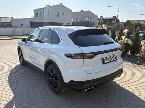 Balts Porsche Cayenne 2019 Kauņa, ar dzinēja tilpumu 3.00 L un nobraukumu 84 tūkst. km par 42500 €, foto 5 vietnē AUTOMOTO.COM.LV