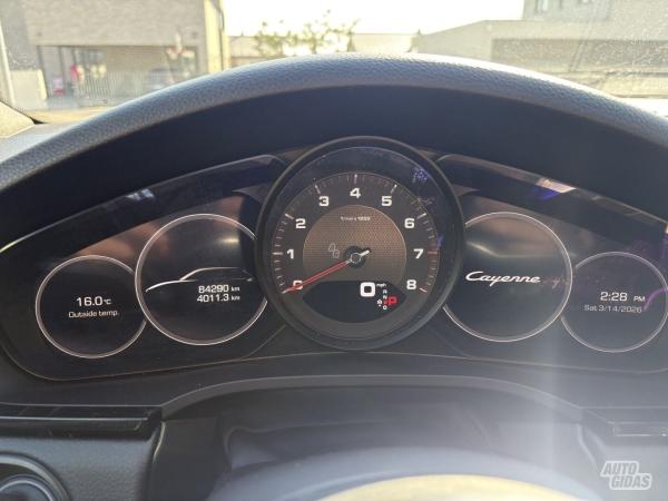 Balts Porsche Cayenne 2019 Kauņa, ar dzinēja tilpumu 3.00 L un nobraukumu 84 tūkst. km par 42500 €, foto 6 vietnē AUTOMOTO.COM.LV
