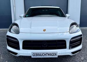 White Porsche Cayenne 2019 in Utena, with an engine capacity of 3.00 L and mileage of 160 thousand km for 38400 €, photo 8 on AUTOMOTO.COM.LV