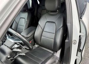 White Porsche Cayenne 2019 in Utena, with an engine capacity of 3.00 L and mileage of 160 thousand km for 38400 €, photo 21 on AUTOMOTO.COM.LV