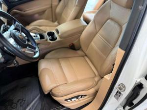 Balts Porsche Cayenne 2019 Klaipėda, ar dzinēja tilpumu 3.00 L un nobraukumu 140 tūkst. km par 37550 €, foto 9 vietnē AUTOMOTO.COM.LV