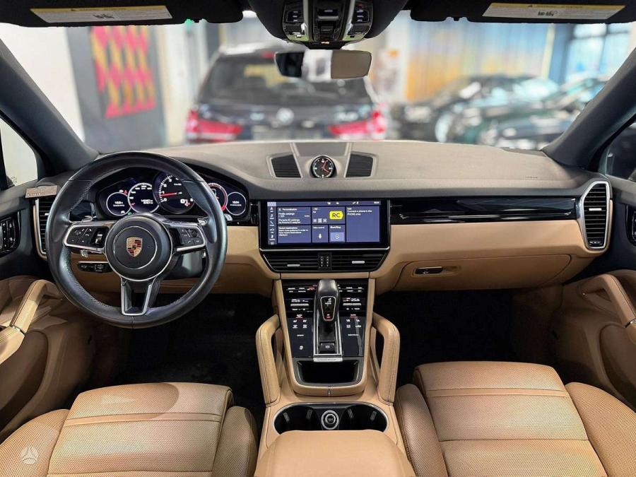 Balts Porsche Cayenne 2019 Klaipėda, ar dzinēja tilpumu 3.00 L un nobraukumu 140 tūkst. km par 37550 €, foto 19 vietnē AUTOMOTO.COM.LV