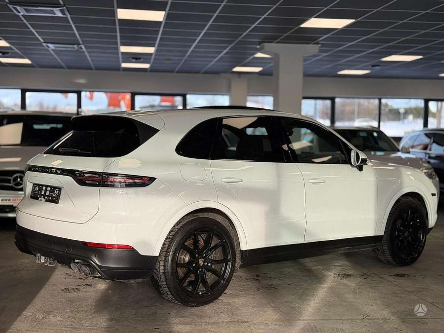 Balts Porsche Cayenne 2019 Klaipėda, ar dzinēja tilpumu 3.00 L un nobraukumu 140 tūkst. km par 37550 €, foto 23 vietnē AUTOMOTO.COM.LV