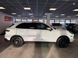 Balts Porsche Cayenne 2019 Klaipėda, ar dzinēja tilpumu 3.00 L un nobraukumu 140 tūkst. km par 37550 €, foto 24 vietnē AUTOMOTO.COM.LV