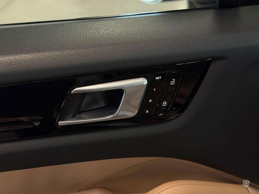 Balts Porsche Cayenne 2019 Klaipėda, ar dzinēja tilpumu 3.00 L un nobraukumu 140 tūkst. km par 37550 €, foto 27 vietnē AUTOMOTO.COM.LV