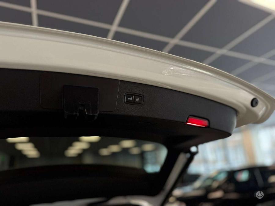 Balts Porsche Cayenne 2019 Klaipėda, ar dzinēja tilpumu 3.00 L un nobraukumu 140 tūkst. km par 37550 €, foto 31 vietnē AUTOMOTO.COM.LV