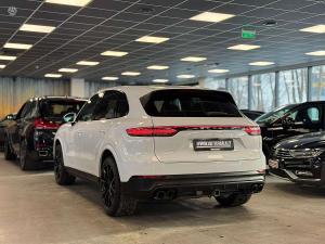 Balts Porsche Cayenne 2019 Klaipėda, ar dzinēja tilpumu 3.00 L un nobraukumu 140 tūkst. km par 37550 €, foto 39 vietnē AUTOMOTO.COM.LV