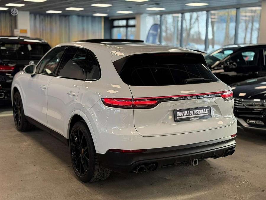 Balts Porsche Cayenne 2019 Klaipėda, ar dzinēja tilpumu 3.00 L un nobraukumu 140 tūkst. km par 37550 €, foto 41 vietnē AUTOMOTO.COM.LV