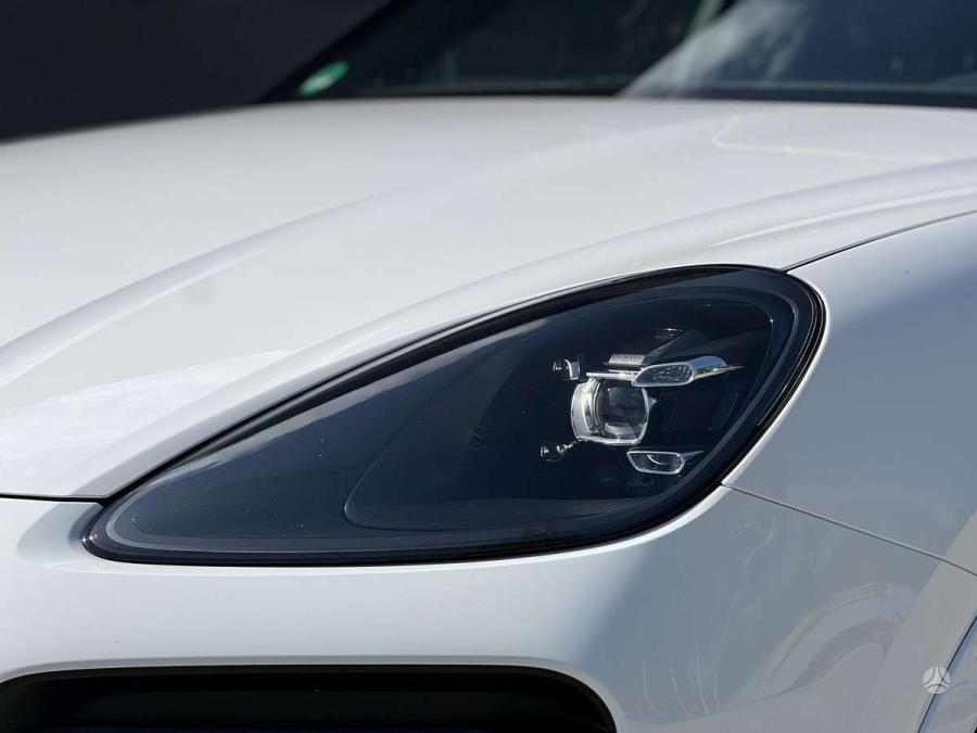 Balts Porsche Cayenne 2019 Utena, ar dzinēja tilpumu 3.00 L un nobraukumu 160 tūkst. km par 39800 €, foto 5 vietnē AUTOMOTO.COM.LV