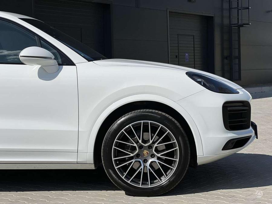 Balts Porsche Cayenne 2019 Utena, ar dzinēja tilpumu 3.00 L un nobraukumu 160 tūkst. km par 39800 €, foto 16 vietnē AUTOMOTO.COM.LV