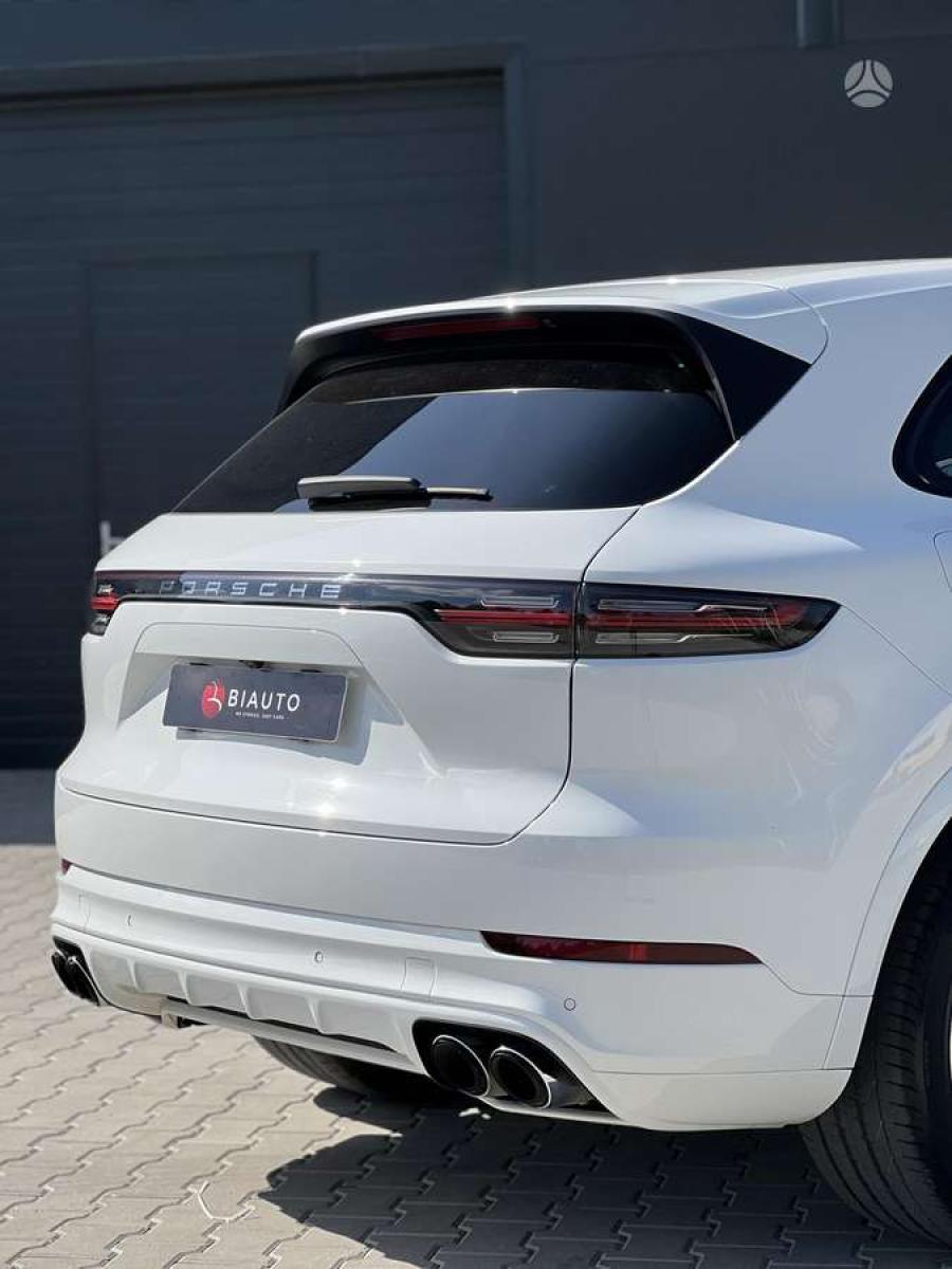 Balts Porsche Cayenne 2019 Utena, ar dzinēja tilpumu 3.00 L un nobraukumu 160 tūkst. km par 39800 €, foto 24 vietnē AUTOMOTO.COM.LV