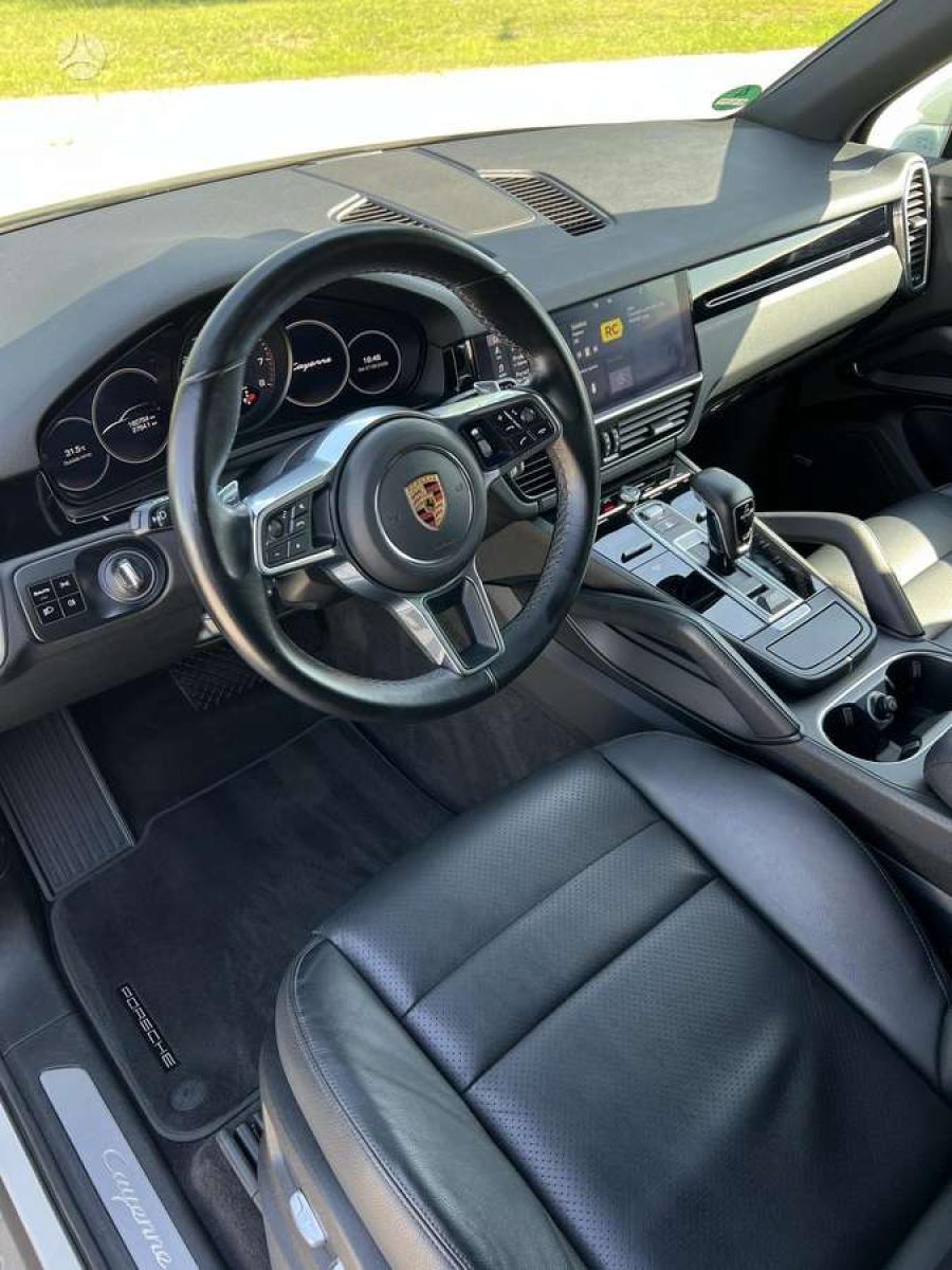 Balts Porsche Cayenne 2019 Utena, ar dzinēja tilpumu 3.00 L un nobraukumu 160 tūkst. km par 39800 €, foto 34 vietnē AUTOMOTO.COM.LV