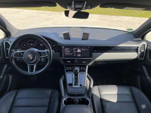 Balts Porsche Cayenne 2019 Utena, ar dzinēja tilpumu 3.00 L un nobraukumu 160 tūkst. km par 39800 €, foto 40 vietnē AUTOMOTO.COM.LV