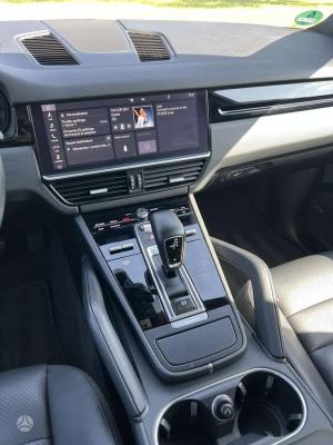 Balts Porsche Cayenne 2019 Utena, ar dzinēja tilpumu 3.00 L un nobraukumu 160 tūkst. km par 39800 €, foto 42 vietnē AUTOMOTO.COM.LV