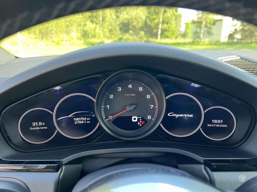Balts Porsche Cayenne 2019 Utena, ar dzinēja tilpumu 3.00 L un nobraukumu 160 tūkst. km par 39800 €, foto 45 vietnē AUTOMOTO.COM.LV