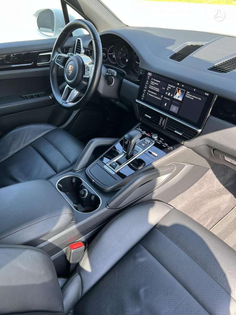 Balts Porsche Cayenne 2019 Utena, ar dzinēja tilpumu 3.00 L un nobraukumu 160 tūkst. km par 39800 €, foto 48 vietnē AUTOMOTO.COM.LV