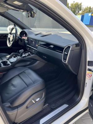 Balts Porsche Cayenne 2019 Utena, ar dzinēja tilpumu 3.00 L un nobraukumu 160 tūkst. km par 39800 €, foto 49 vietnē AUTOMOTO.COM.LV