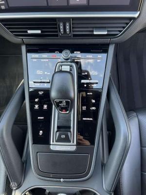 Balts Porsche Cayenne 2019 Utena, ar dzinēja tilpumu 3.00 L un nobraukumu 160 tūkst. km par 39800 €, foto 53 vietnē AUTOMOTO.COM.LV