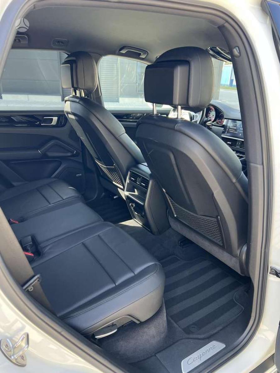 Balts Porsche Cayenne 2019 Utena, ar dzinēja tilpumu 3.00 L un nobraukumu 160 tūkst. km par 39800 €, foto 55 vietnē AUTOMOTO.COM.LV