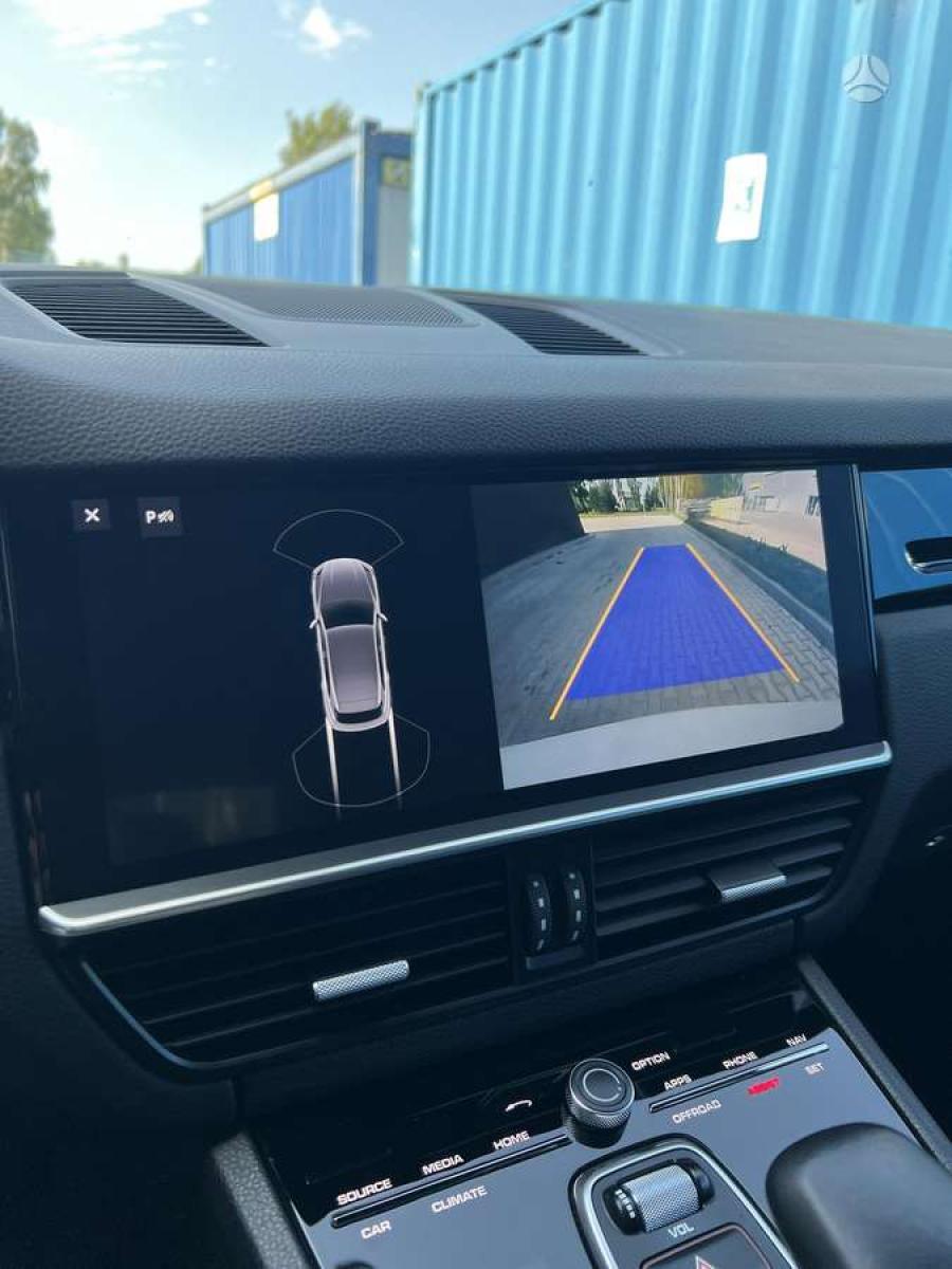 Balts Porsche Cayenne 2019 Utena, ar dzinēja tilpumu 3.00 L un nobraukumu 160 tūkst. km par 39800 €, foto 60 vietnē AUTOMOTO.COM.LV