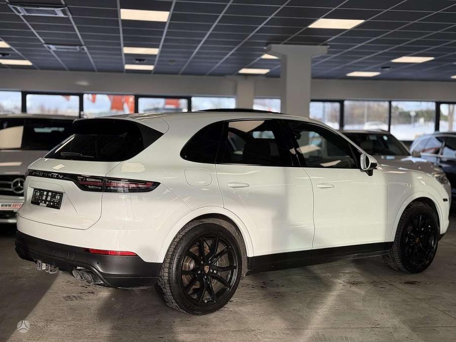 Balts Porsche Cayenne 2019 Klaipėda, ar dzinēja tilpumu 3.00 L un nobraukumu 140 tūkst. km par 35090 €, foto 8 vietnē AUTOMOTO.COM.LV