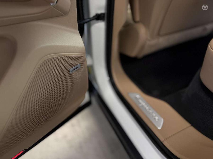 Balts Porsche Cayenne 2019 Klaipėda, ar dzinēja tilpumu 3.00 L un nobraukumu 140 tūkst. km par 35090 €, foto 11 vietnē AUTOMOTO.COM.LV