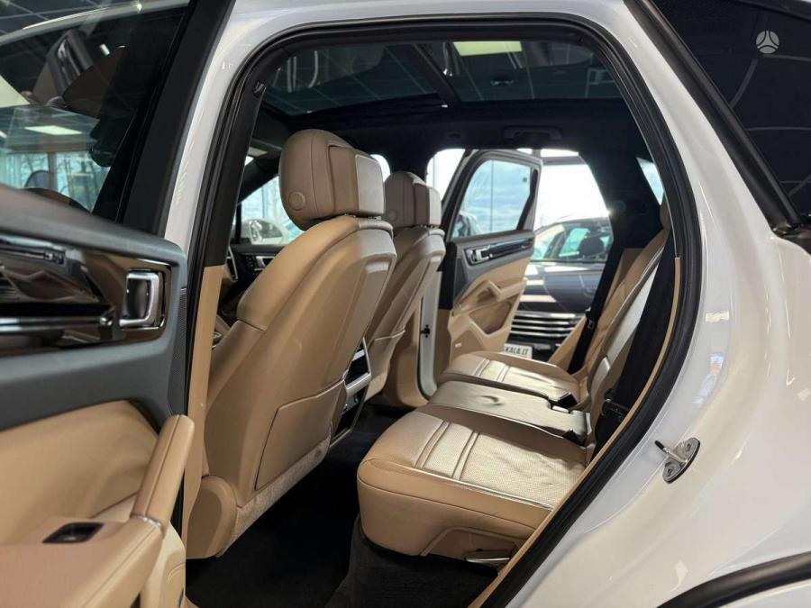 Balts Porsche Cayenne 2019 Klaipėda, ar dzinēja tilpumu 3.00 L un nobraukumu 140 tūkst. km par 35090 €, foto 12 vietnē AUTOMOTO.COM.LV