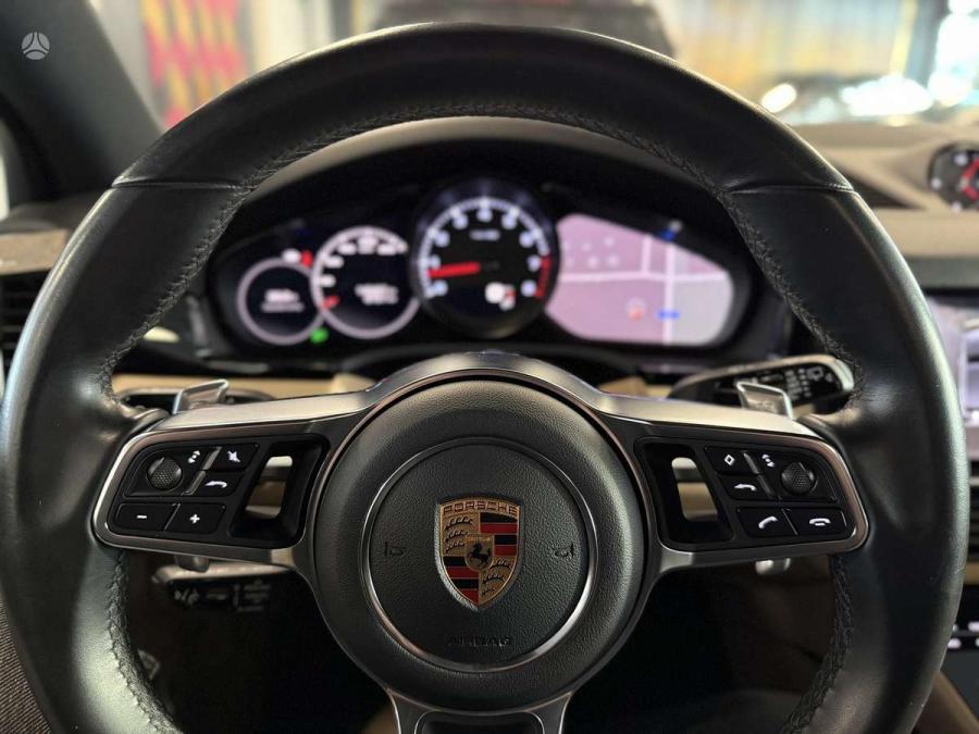 Balts Porsche Cayenne 2019 Klaipėda, ar dzinēja tilpumu 3.00 L un nobraukumu 140 tūkst. km par 35090 €, foto 15 vietnē AUTOMOTO.COM.LV